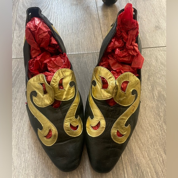 kennth cole | Shoes | Vintage Kennth Cole 98s Gold Scroll Black Italia ...